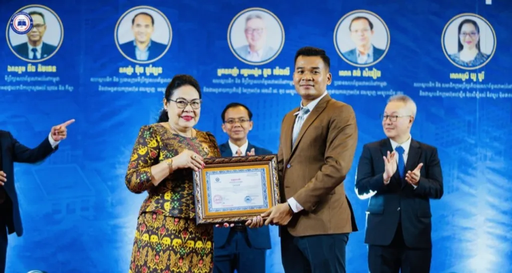 Honored to Receive the Outstanding Trainer Award - BizKhmer Digital ...